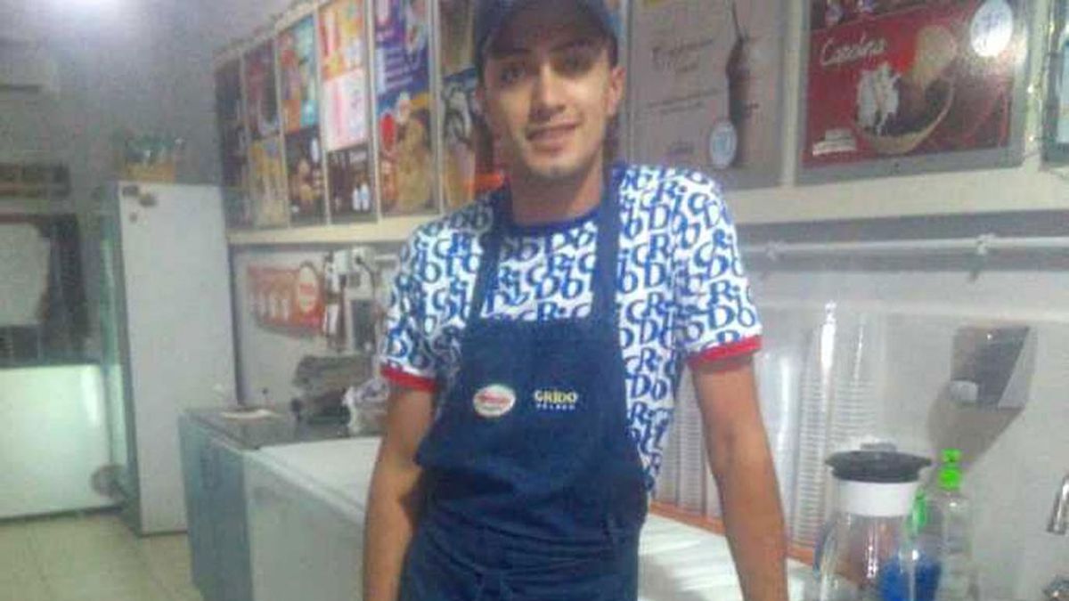 Un heladero encontró una billetera con 20.200 pesos y la devolvió a su ...