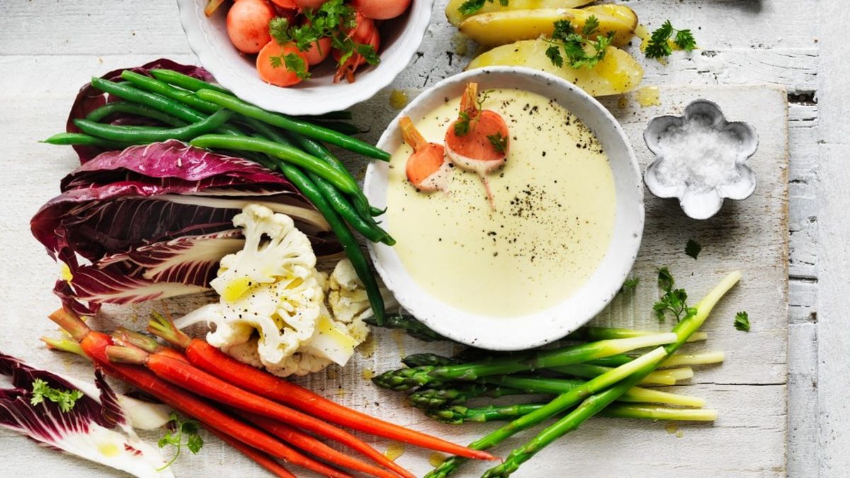 Cómo hacer bagna cauda: la receta original para acompañar tus comidas