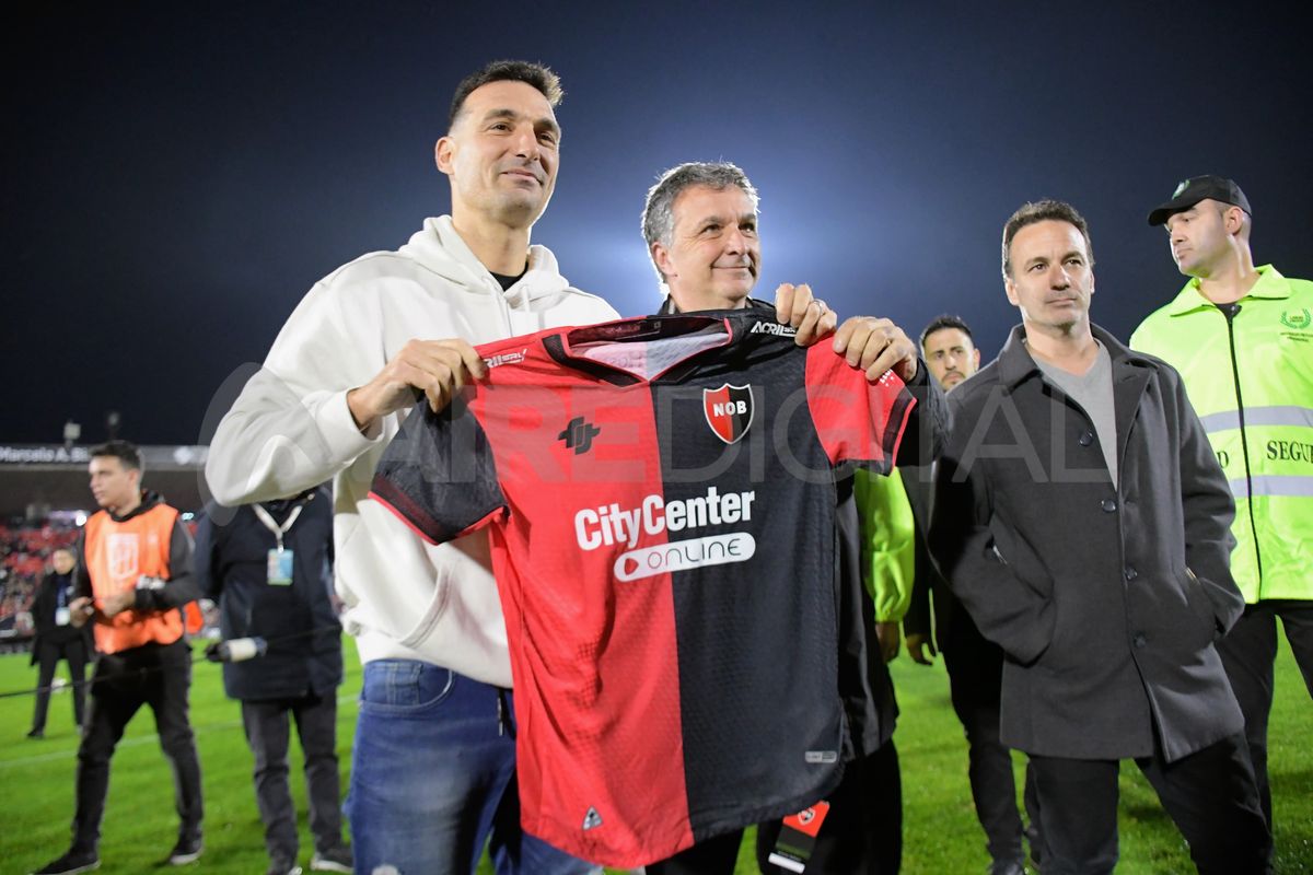 Lionel Scaloni fue homenajeado en la cancha de Newells: las mejores ...