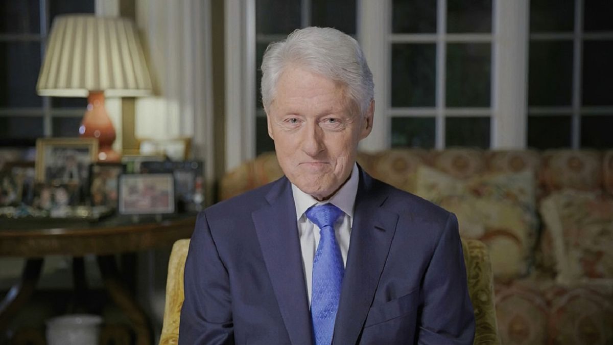 Bill Clinton fue hospitalizado en un centro médico de California por ...