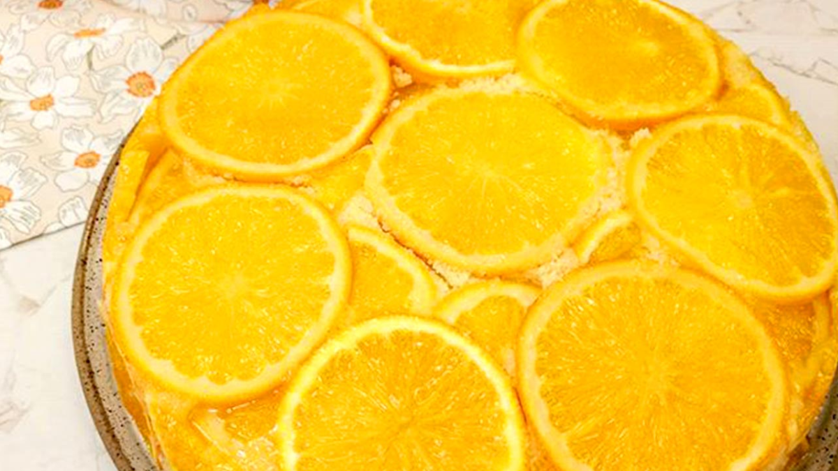 Torta invertida de naranja: la receta fácil para sorprender a todos en casa