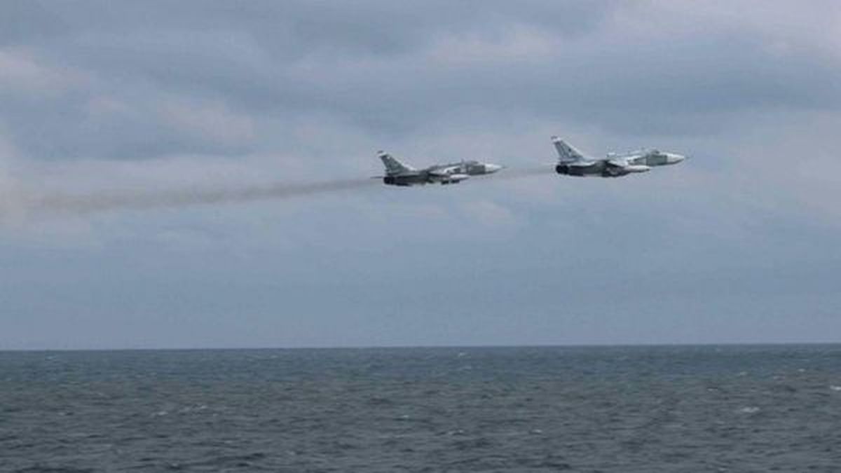 Alta tensión en el Mar Negro: dos cazas rusos Su-24 hicieron un vuelo ...