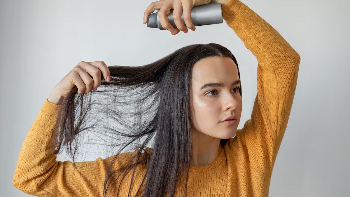 Cómo hacer tu propio champú en seco para el cabello