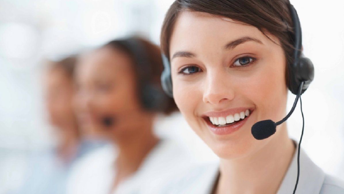 Una operadora contó lo que sucede cada vez que dejan a un usuario en espera