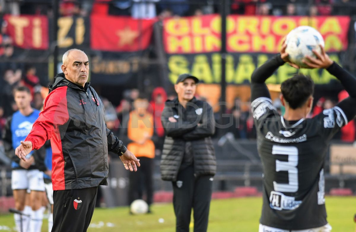 ¡Atento Iván Delfino! Se CONFIRMÓ la salida de DOS futbolistas de COLÓN ... ¡Atento Iván Delfino! Se CONFIRMÓ la salida de DOS futbolistas de COLÓN ...