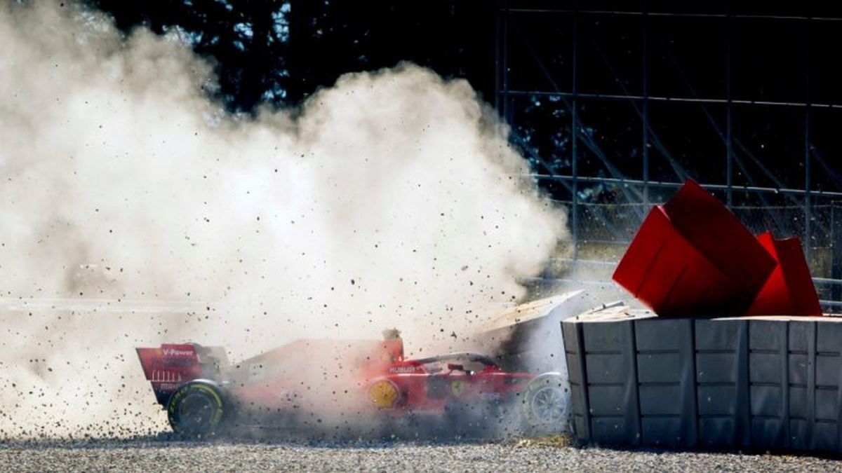 Vettel sufrió un violento accidente en Barcelona