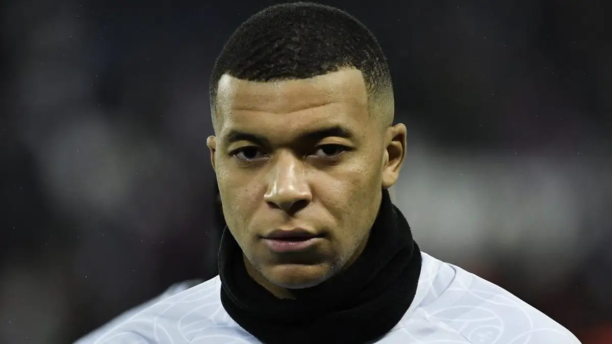 Kylian Mbappé fue a ver la NBA y el público cantó Muchachos