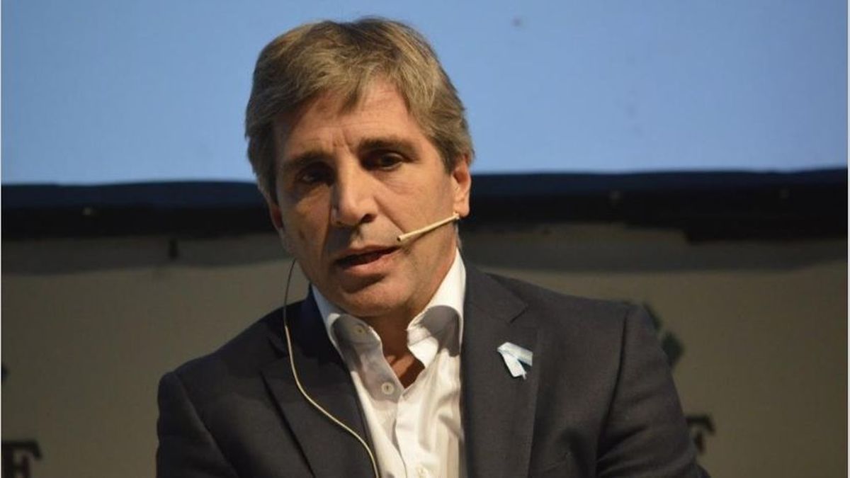 Caputo: “La devaluación tiene un costo, pero fue lo mejor que nos pudo ...