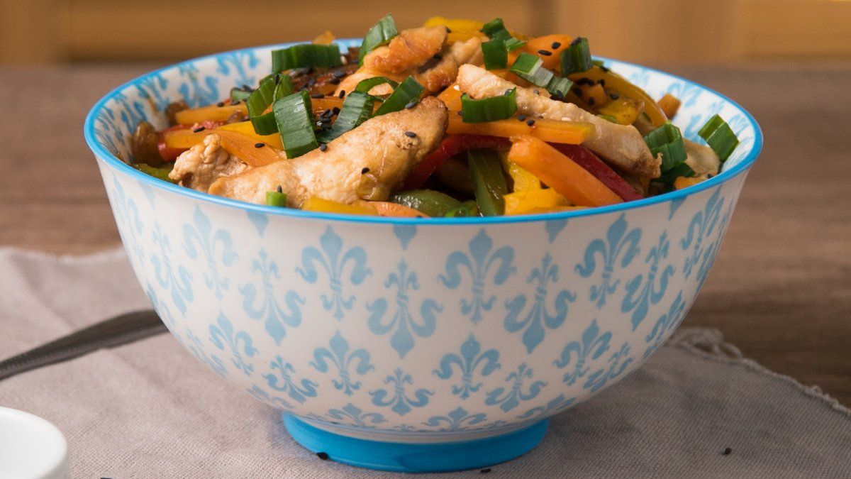 Cómo hacer wok de pollo, una comida nutritiva