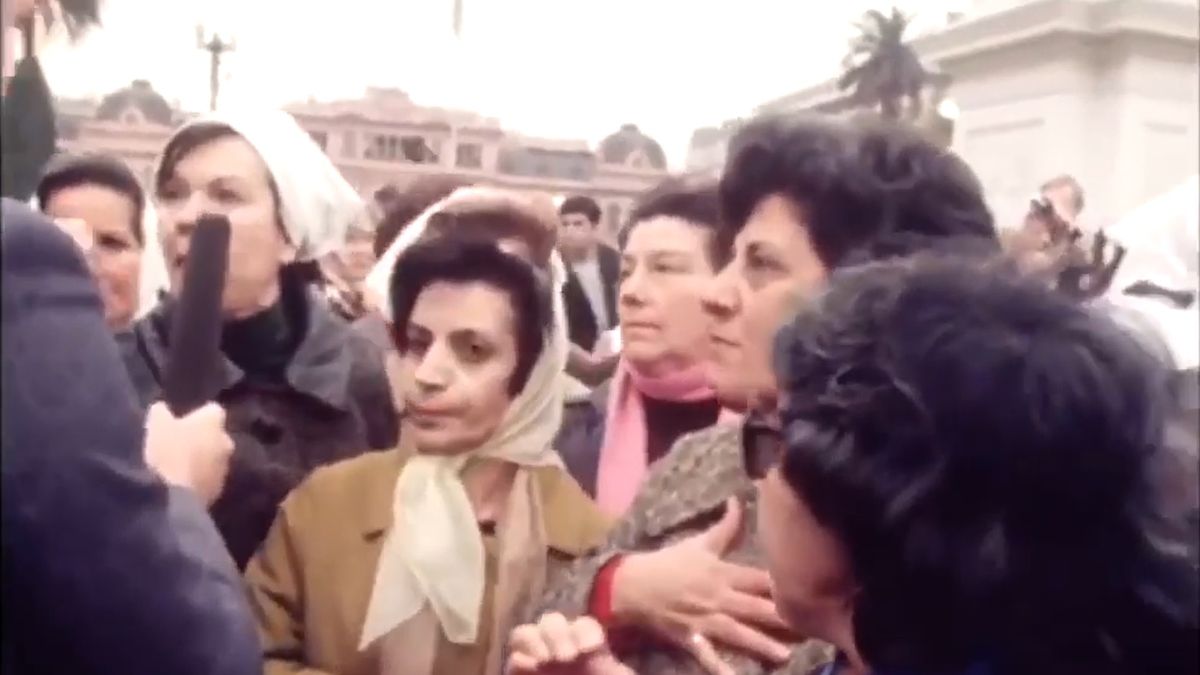 A 42 años del histórico reportaje a Madres de Plaza de Mayo en medio de ...