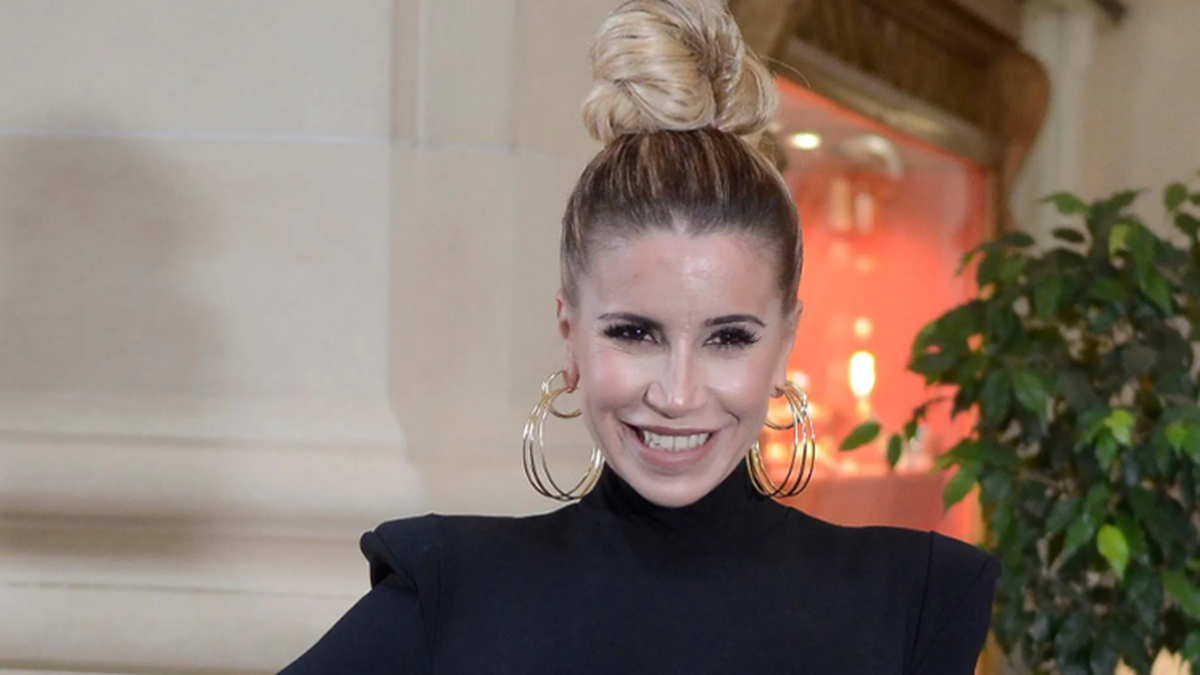 Flor Peña posó desnuda desde la bañera y no dio lugar a la imaginación