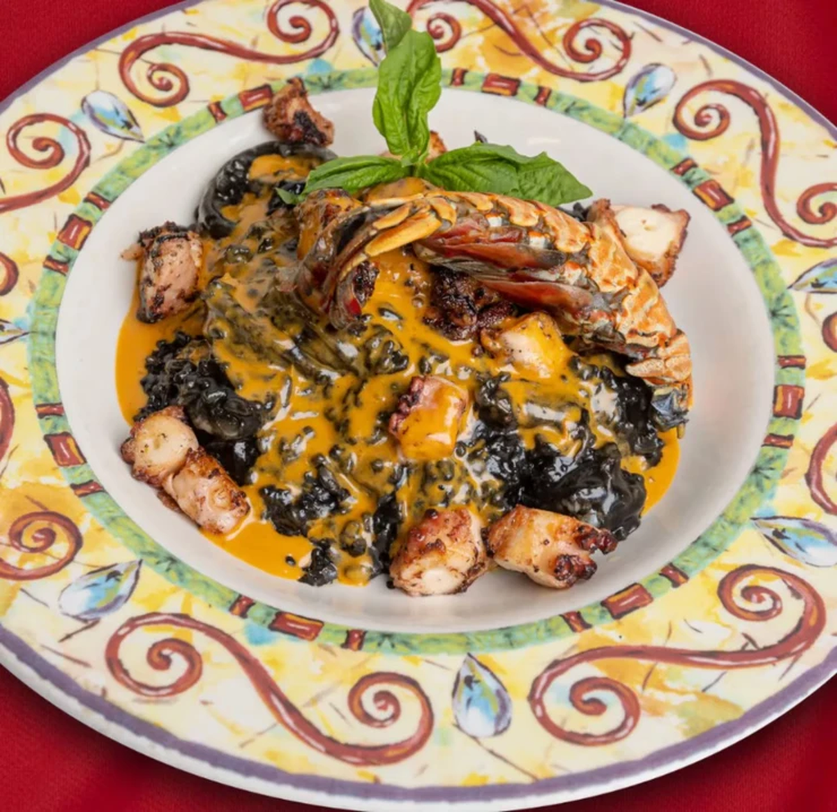 Revelan cuánto paga Lionel Messi cuando sale a comer a su restaurante ...