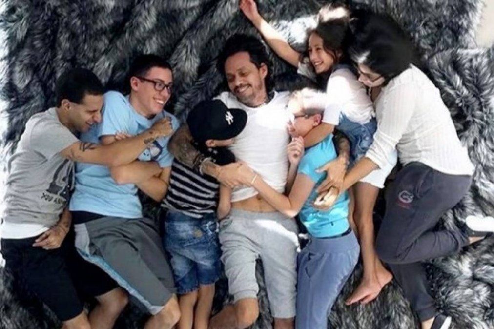 Así pasa la cuarentena Marc Anthony junto a sus hijos
