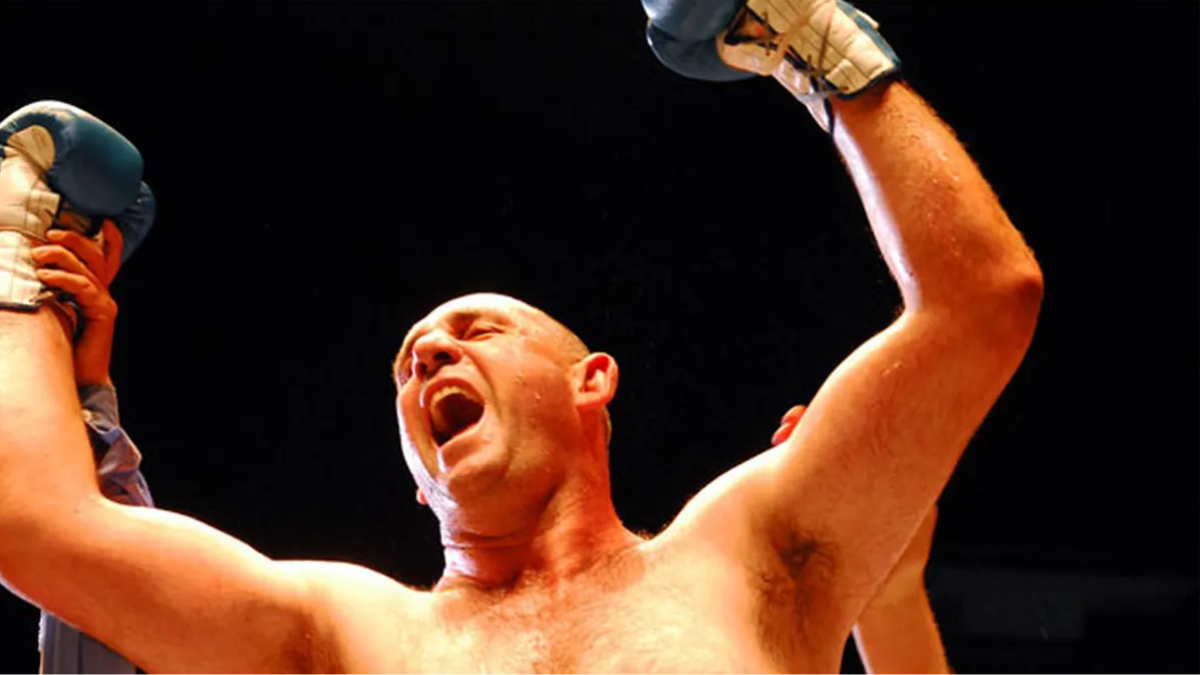 Tras ser condenado por violencia de género, La Mole Moli vuelve al boxeo