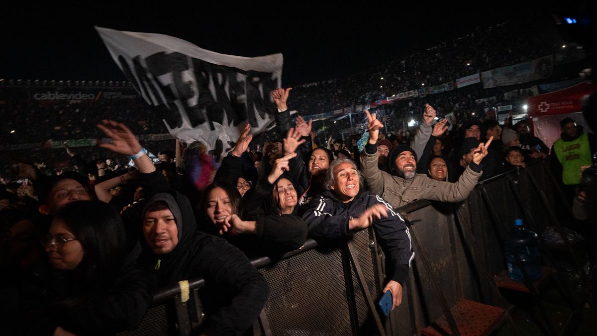 La Renga hizo temblar Santa Fe: postales únicas de una noche histórica ...